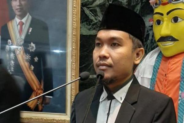 Nadiem Sebut Dunia Tak Butuh Penghafal, Ustadz Fauzan: Tapi Tuhan Butuh Nadiem Sebut Dunia Tak Butuh Penghafal, Ustadz Fauzan: Tapi Tuhan Butuh